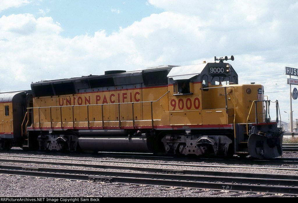 UP 9000--GP40X